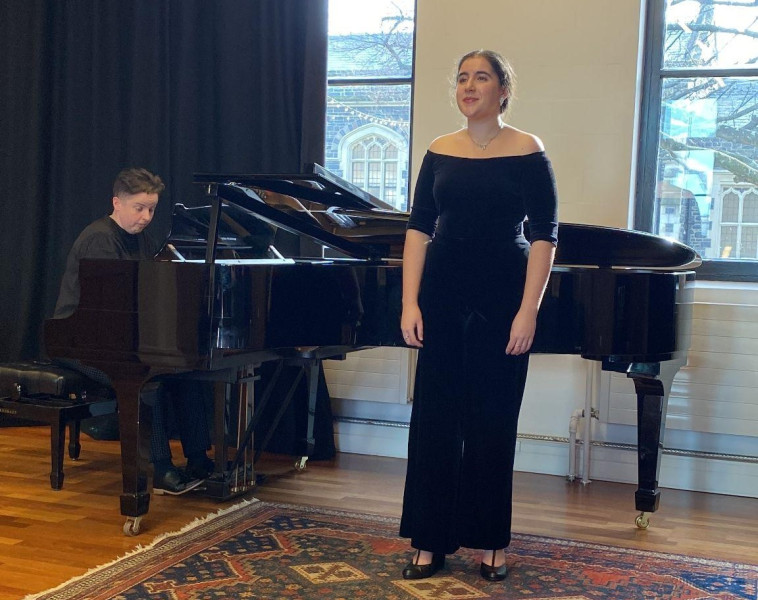 Ministry for Pacific Peoples — Young Pacific opera singer shines on ...